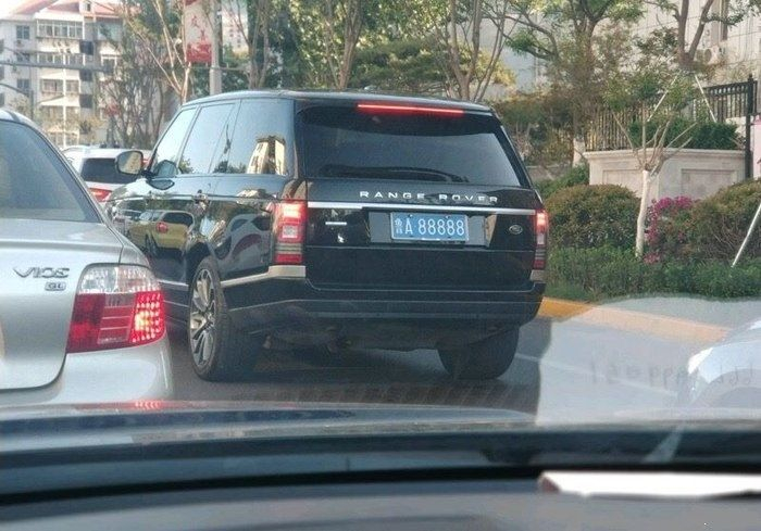 从奥迪到五菱货车再到揽胜，鲁A88888见证了车主的人生起伏