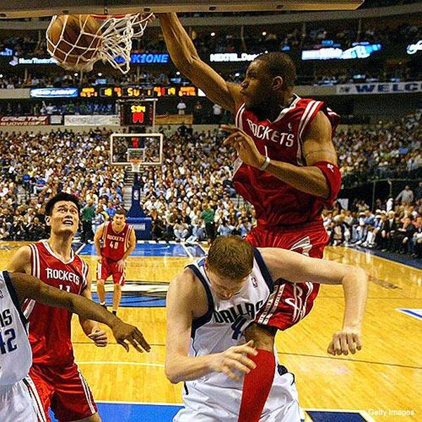 NBA历史高人榜: 姚明身高226cm仅排第四, 第一身高恐怖!|姚明|穆雷桑|身高_新浪新闻