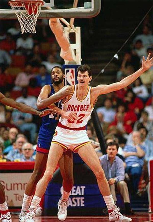 NBA历史高人榜: 姚明身高226cm仅排第四, 第一身高恐怖!|姚明|穆雷桑|身高_新浪新闻