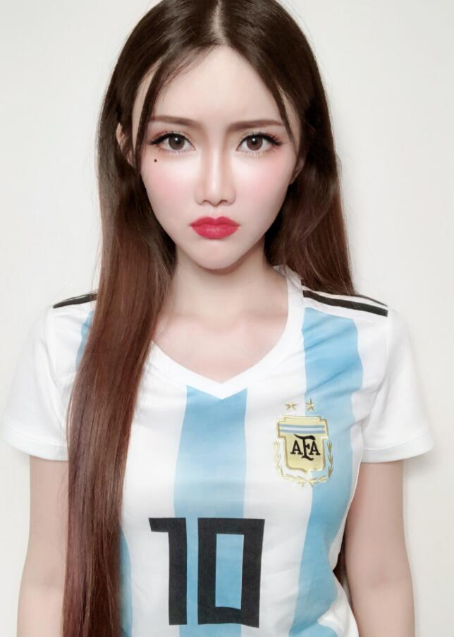 抖音二次元COS女神不知水舞sy高配版火舞走红 完美身材圈粉无数