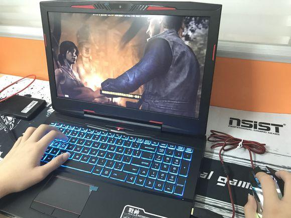 评测 战神Z7-KP7GT,GTX1060 6G独显高性能游戏本!|背光键盘|战神|固态_新浪新闻