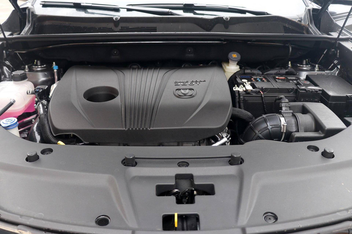 长安14万级CS75卖火了！2.0T+8AT白金动力，后排真的能跷二郎腿