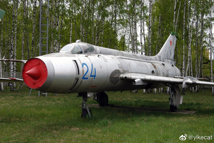 Сухой Су-17/Sukhoi Su-17战斗轰炸机