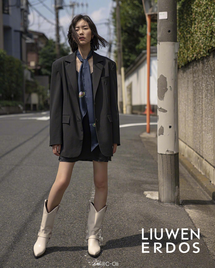 终于等到表姐 的第二个联名系列～LIU WEN x ERDOS 2.0|表姐|李奇|哈雷_新浪新闻