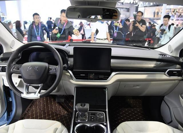 红旗要翻身！E-HS3工厂实拍，颜值不输奥迪Q5，续航390km