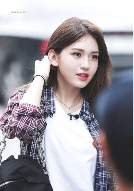 错过了Twice又错过了新女团Itzy 混血爱豆Somi出终