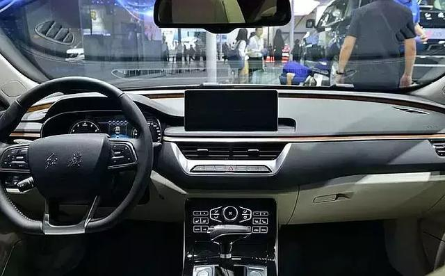 最牛的B级车！全系6AT+15个BOSE音响，格调不输百万奔驰