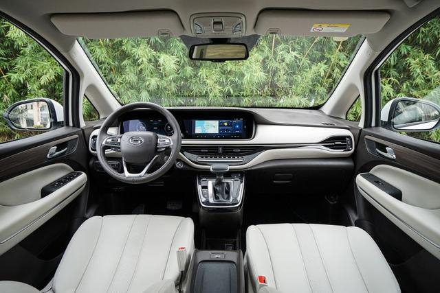 又一爆款MPV来了！配全景天窗+大7座，手握12万还看啥别克GL6！