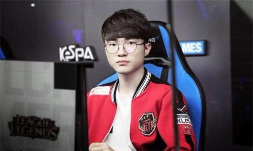 李哥身后LCK三大天才中单，LPL一个Knight够吗？