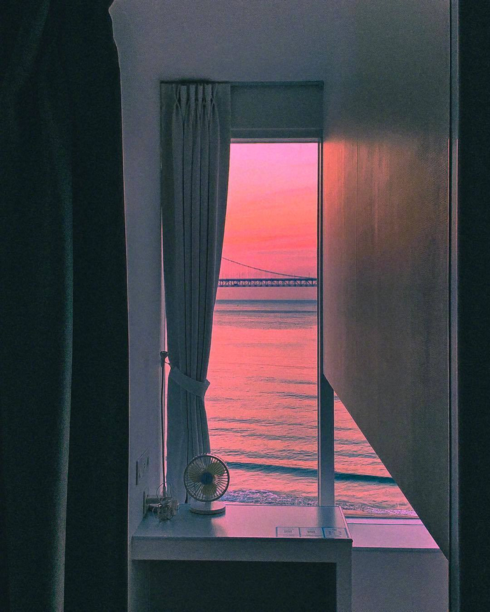 窗边的傍晚，一天中最美好的时刻 （ins:hello_dongwon）|窗边|时刻|一天_新浪新闻