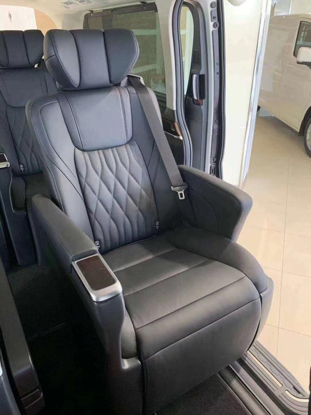 全新柴油MPV—丰田Granvia格兰维亚2.8T，实拍解析