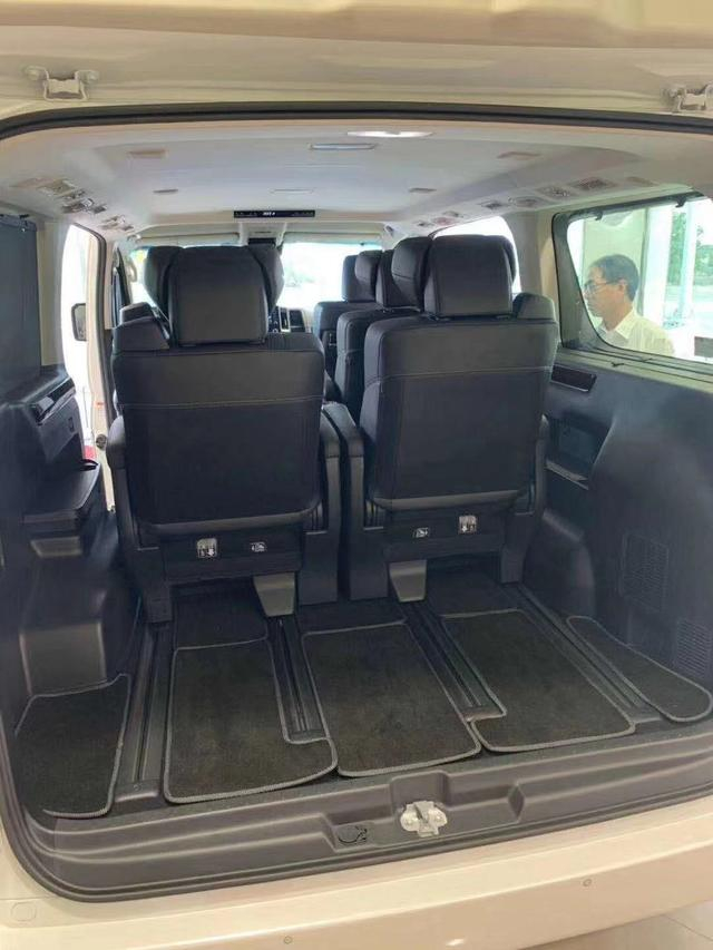 全新柴油MPV—丰田Granvia格兰维亚2.8T，实拍解析