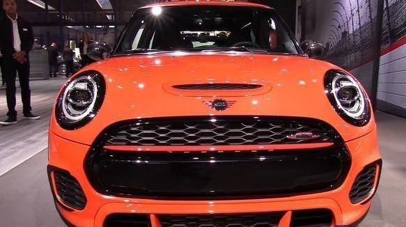 撩妹神车来了，19款宝马MINI JCW来袭，一看就心动了