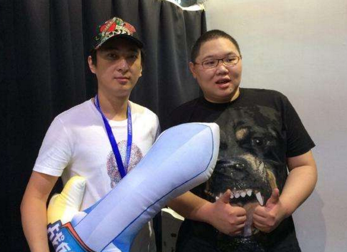 PDD秀自己Dota号，一个饰品比lol全皮肤账号值钱！这免费游戏？