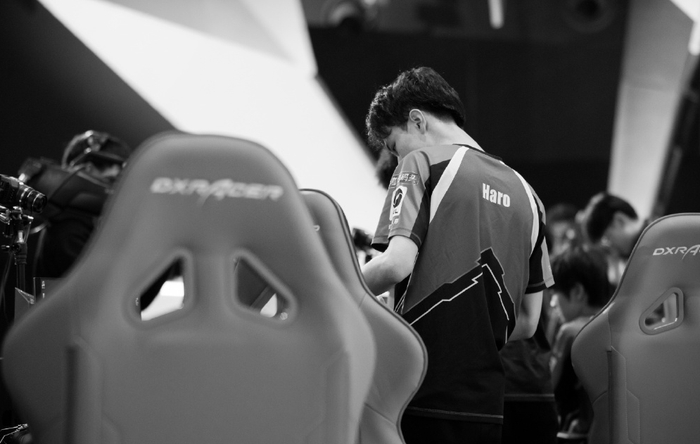 Jiejie助EDG连战连捷，Haro与RW被横扫，两位打野差距明显