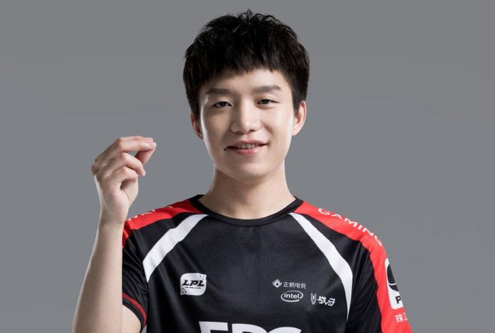 Jiejie助EDG连战连捷，Haro与RW被横扫，两位打野差距明显