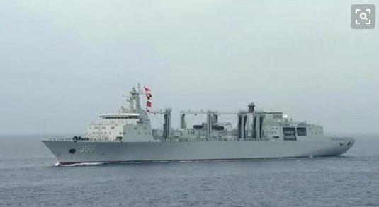 辽宁号航母编队中的965号呼伦湖舰受到外界高度关注