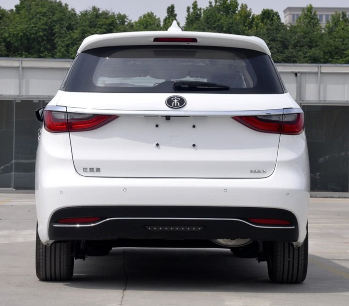 国产加速最快的MPV，仅6.9秒破百，油耗1.7L，还是六座