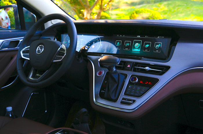 你说10万的MPV买不来豪华舒适？汉腾V7：对不起我来晚了