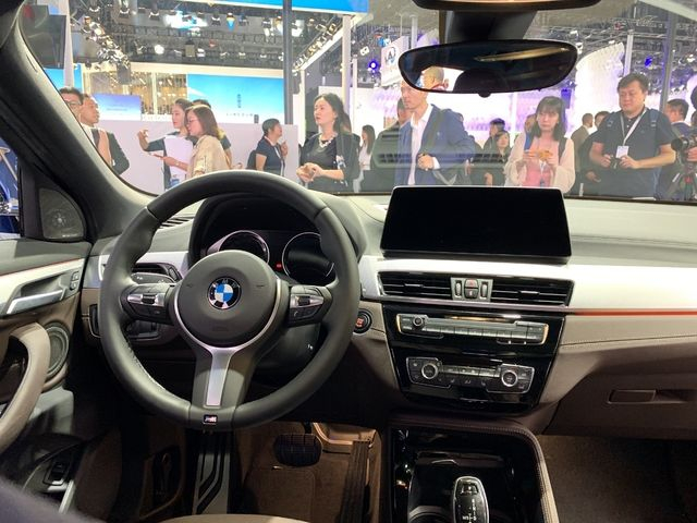 新车实拍国产宝马X2亮相成都车展，竞争奔驰GLA/奥迪Q2L