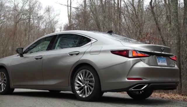 雷克萨斯也要简配吗，ES200从6AT换到CVT，还有人追捧吗？