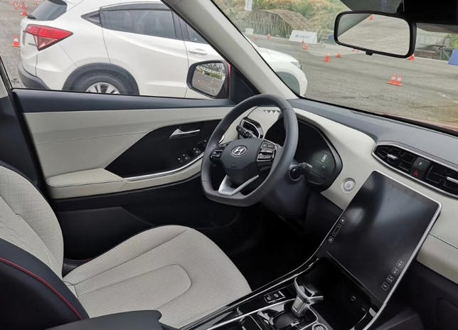 全新现代ix25实车陆续现身！尺寸全面升级 115马力配1.5L 油耗6L