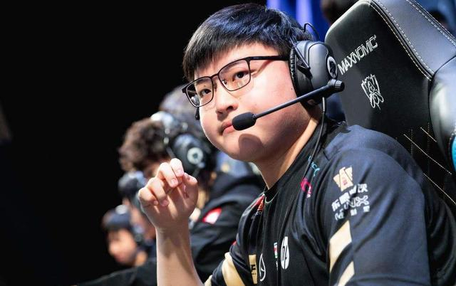 无敌都要挂，S10古龙buff斩杀必死！adc玩家绝望：Uzi直接退役吧