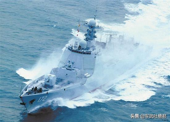 12级大风，10米高巨浪，052D和055驱逐舰能够安全航行吗？|风浪|军舰|航行_新浪新闻