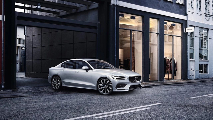 奔驰C、奥迪A4L、宝马3系、沃尔沃S60、凯迪拉克CT5，选谁？