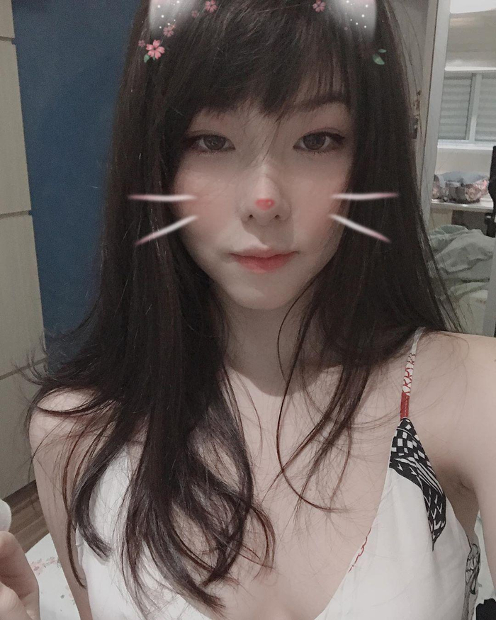 LOL：Mayumi开通微博，评论区这么能舔？玩家分析签下她的好处！