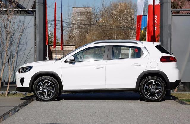 三厢版SUV出炉，雪铁龙申报新车，命名C3L