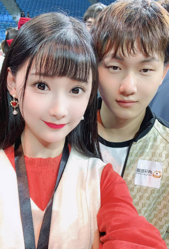 王者荣耀：QG夺冠Fly高光时刻，赛后感慨得到教练Gemini赞扬