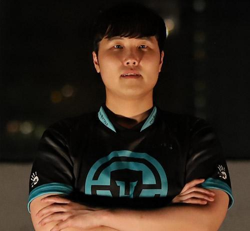 DOTA2：同样都是胖头鱼，为什么QO和yyf的发展大相径庭？