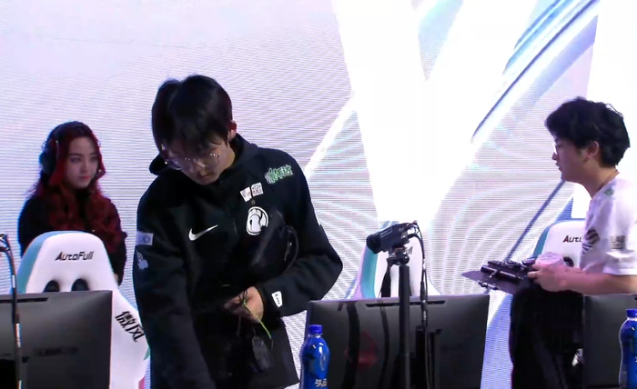 管泽元预测成真，IG横扫DMO收获两连胜，红发裁判美少女火了