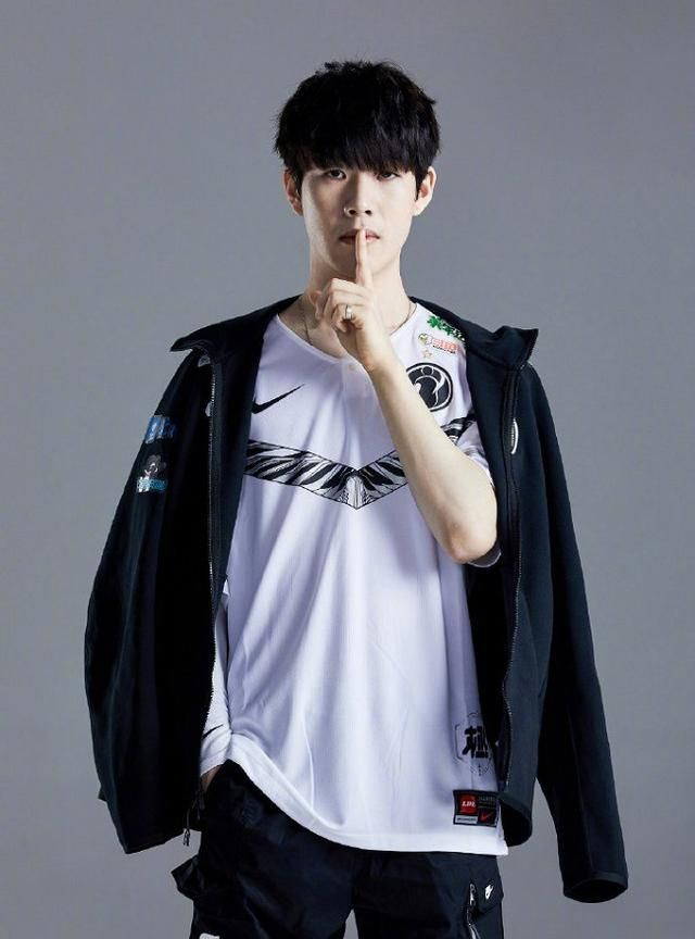 Theshy又做了“贡献”？被粉丝戳穿后承认