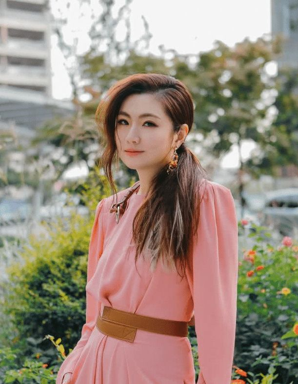 当年被火烧伤的SHE组合成员之一的Selina，现在过得好吗