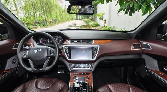 传祺GS4高调装逼, 却被陆风X7暴虐, 传祺GS8看着心疼