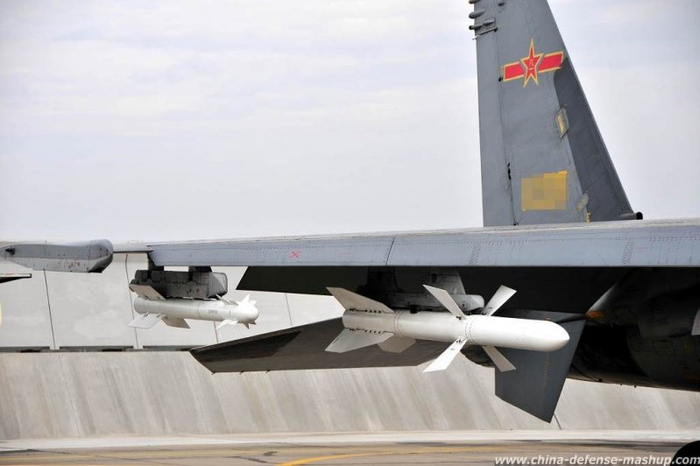 歼20开弹仓，一开始以为是PL12，经过网友指点，知道那是PL15|空空导弹|空战|超视距_新浪新闻