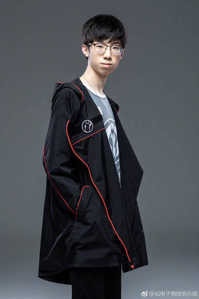 S8全球总决赛IG出征服定妆照，Jackeylove颜值担当！|定妆|总决赛|帅哥_新浪新闻