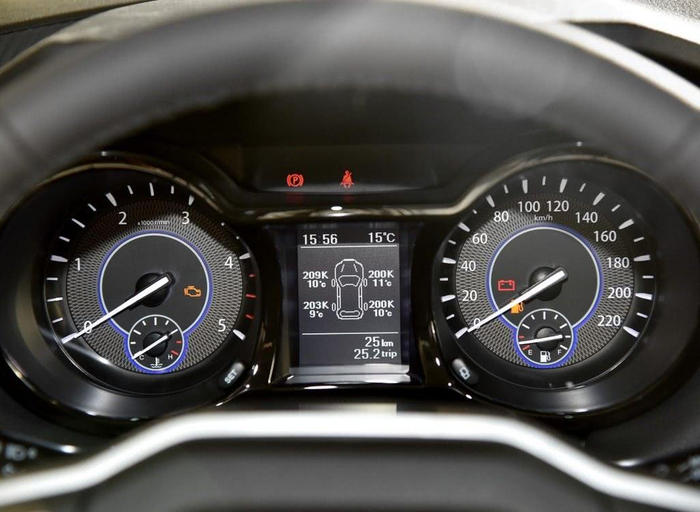 江铃搞事情！配2.0T＋6AT扭矩350，车长4.8米大7座，顶配15万起