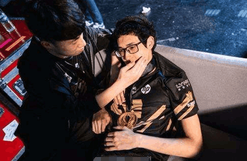 RNG最“gay”的不是小虎而是史森明？卡萨无意一句话暴露真相！