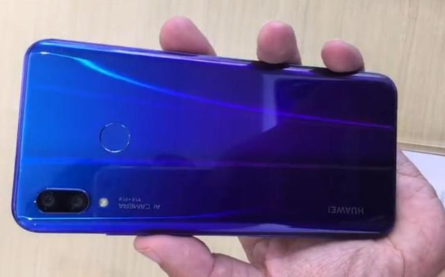 渐变色太美！华为Nova3：3D双曲面