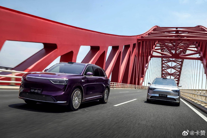 鸿蒙智行8月25日发布问界M8纯电版及智界R7、S7新车