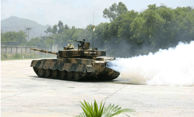 VT4坦克比T90贵一倍，巴铁一口气买300辆，称赞物有所值