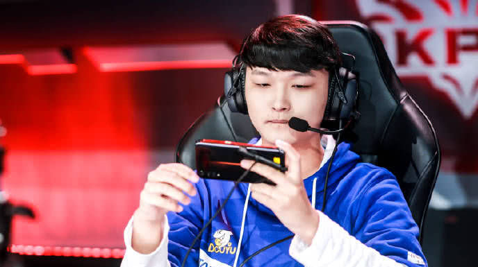 kpl：从训练赛看estar的阵容变化，无心去二队，cat或重回首发