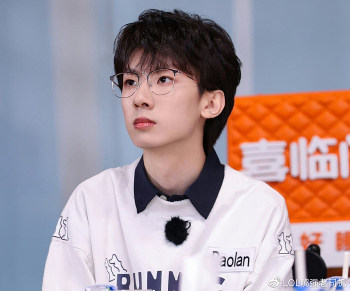 Baolan登上跑男！颜值和情商不愧是LPL顶级牌面！|情商|英雄联盟|范丞丞_新浪新闻