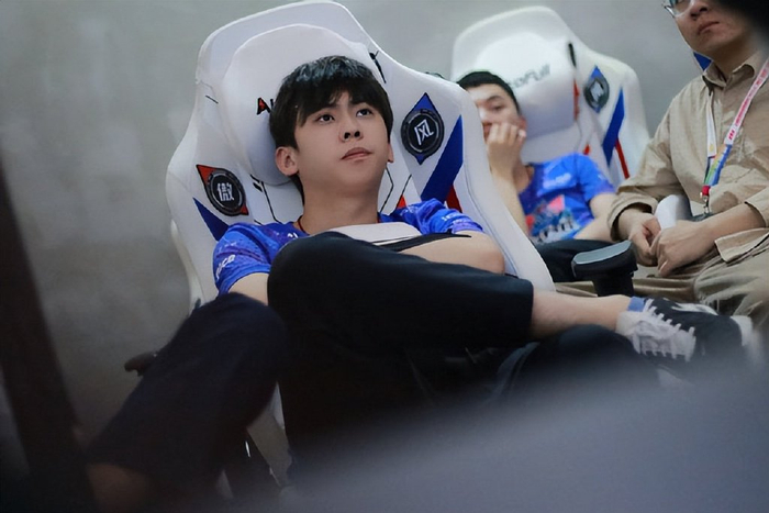 LNG稳赢RNG晋级S12？阿乐道出真相：去年能进世界赛是因为呼吸哥