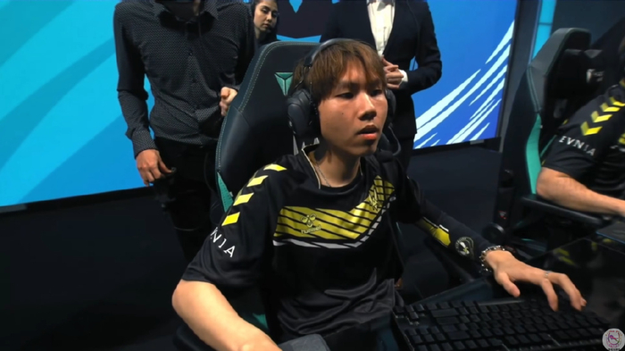 Bo被怀疑打假赛？单局连送9次！VIT惨遭BDS3比0血虐|败者|选手|马蹄铁_新浪新闻