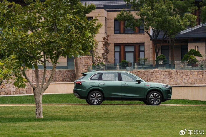 全新一代大五座旗舰SUV红旗HS6 PHEV 长春航空展超燃首秀