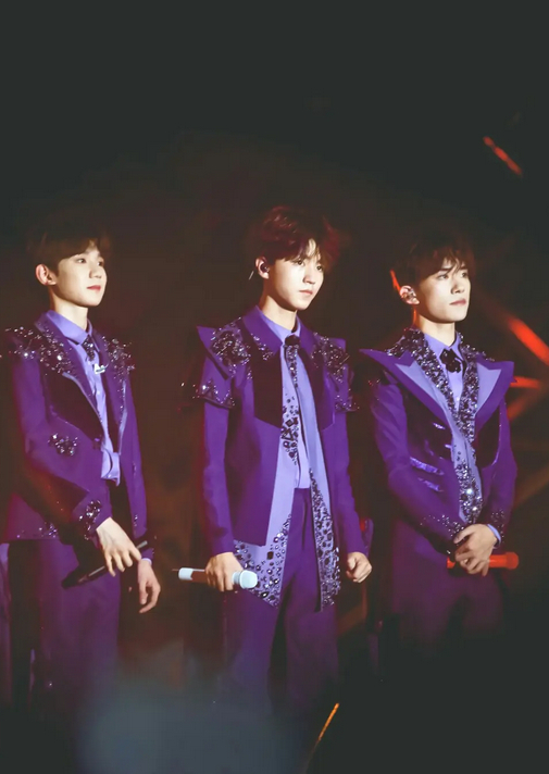 王源23岁生日，王俊凯易烊千玺庆日，TFBOYS演唱会后友谊未变|TFBOYS|王源|王俊凯_新浪新闻